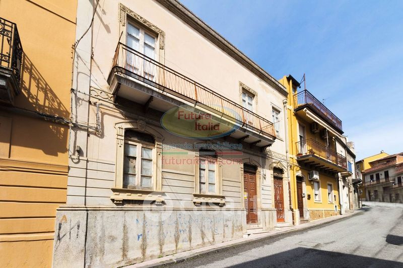 Edifici, stabili e palazzi in vendita a Rodì Milici - Casa.it