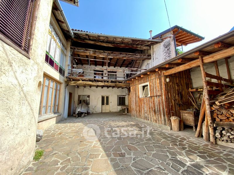 Rustici, Casali in vendita a Zone - Casa.it