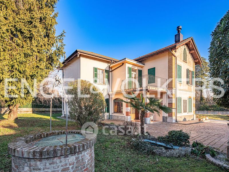 Ville da ristrutturare in vendita a Villa Guardia - Casa.it