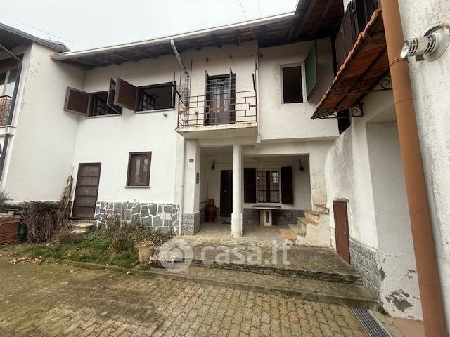 Edifici, stabili e palazzi in vendita a Cellio con Breia - Casa.it