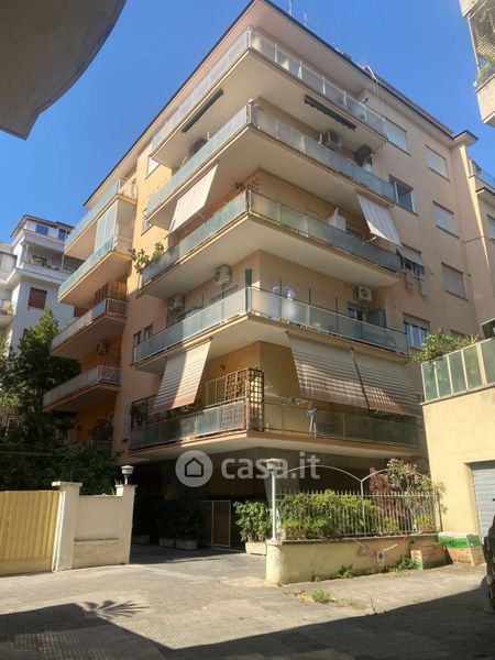 Bilocale in Vendita in Via del Vascello 21 a Roma - 57mq - Casa.it