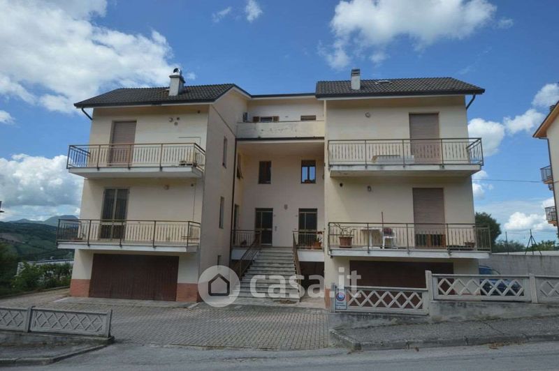 Quadrilocale in Vendita in zona Centro a Staffolo - 56mq - Casa.it