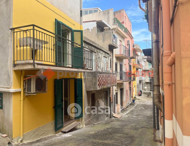 Casa indipendente in Affitto in Via Macello 16 a Santa Lucia del Mela ...