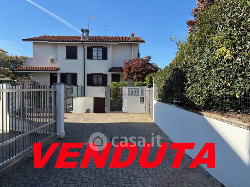 Ville in vendita a Agrate Brianza in zona Omate-Pescarola - Casa.it