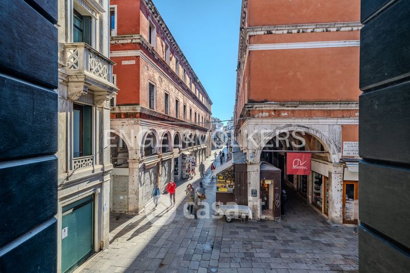 Ufficio in Affitto in Campo San Giacomo di Rialto a Venezia - 80mq ...