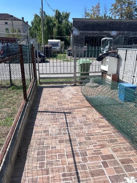 Casa bifamiliare in Affitto in Strada Comunale Ronchi 86 a Gonzaga ...