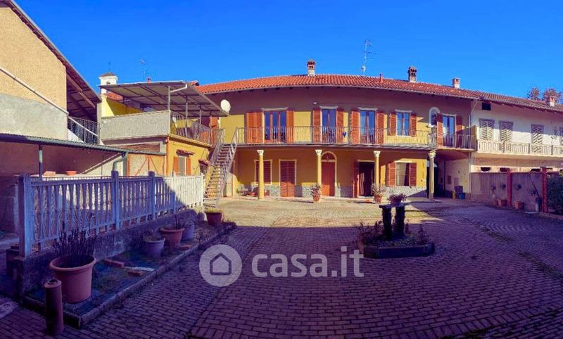 Rustico, casale in Vendita in Via Roma 44 a Moncrivello - 300mq - Casa.it