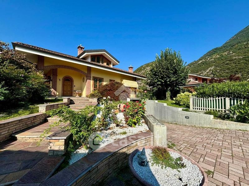 Villa in Vendita in zona Centro a Borgone Susa - 400mq - Casa.it