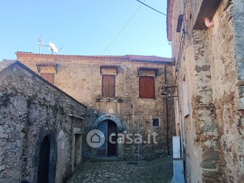 Rustici, casali in vendita a Serramezzana - Casa.it