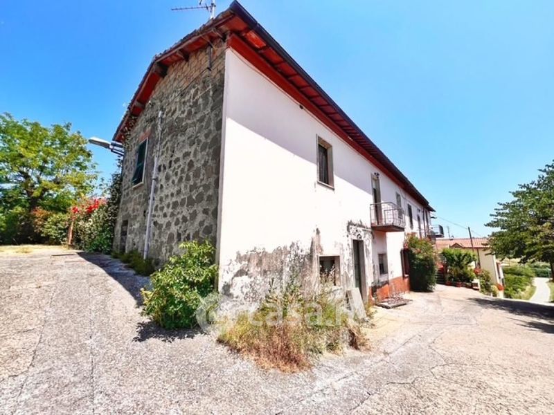 Casa indipendente in Vendita in zona Centro a Montefiascone - 105mq ...