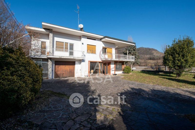 Casa indipendente in Vendita in Via Castelletto 8 a Follina - 400mq ...