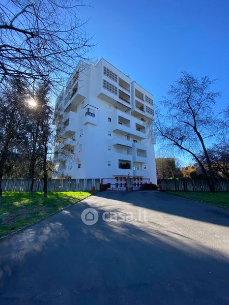 Box/posto auto in Vendita in Via Po 21 a Monza - 35mq - Casa.it