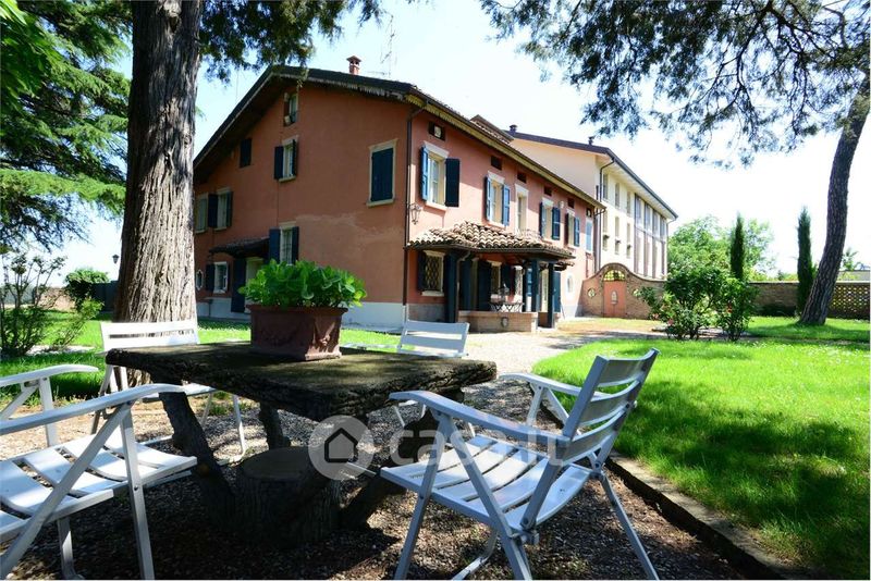 Case con giardino in vendita a Quattro Castella in zona Roncolo - Casa.it