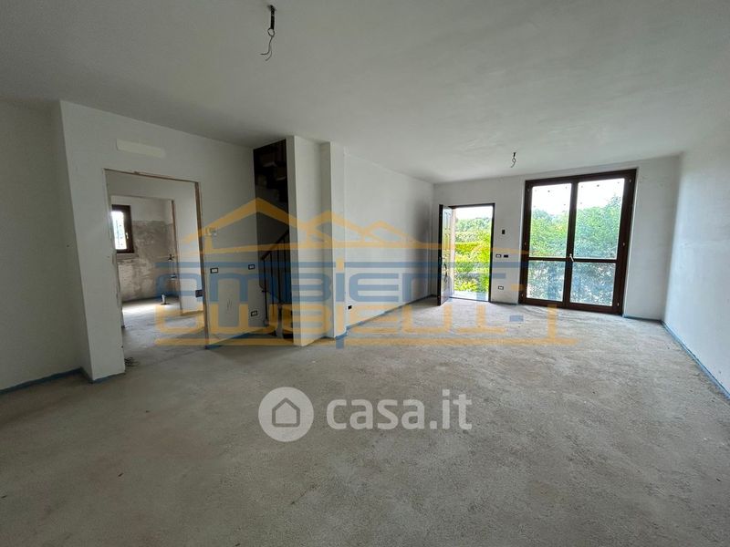 Case in vendita a Triuggio in zona Canonica Lambro - Casa.it