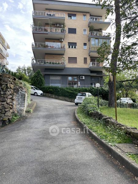 Locali commerciali in vendita nel quartiere Selva Nera di Roma - Casa.it