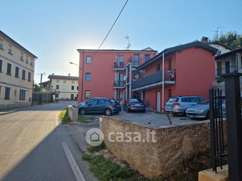 Palazzo in Vendita in Via Roncole 2 a Montescano - 400mq - Casa.it