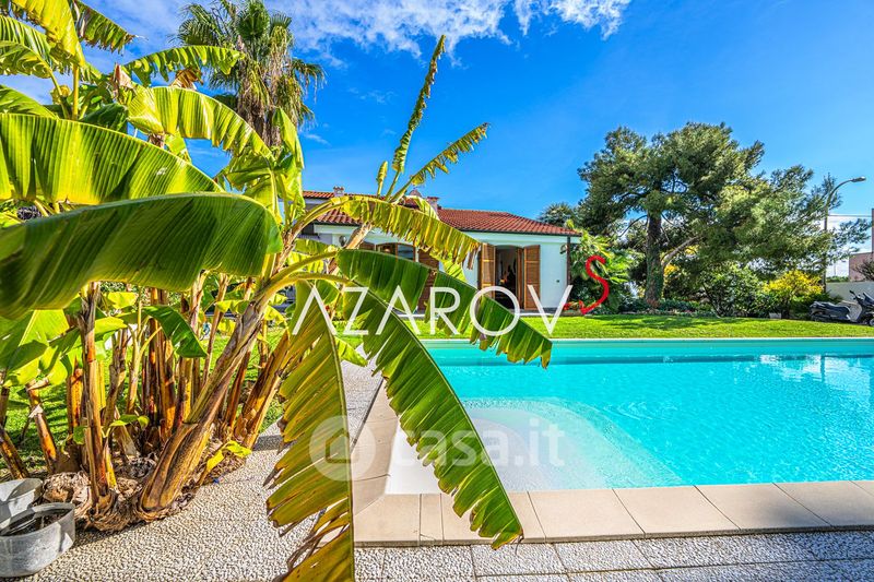 Case con piscina in vendita a Sanremo - Casa.it