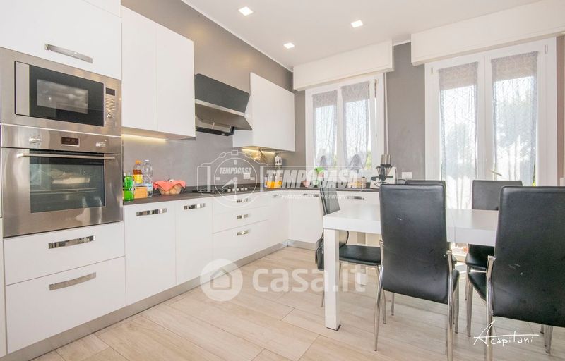 Appartamento in Vendita in Strada Panni a Modena - 210mq - Casa.it