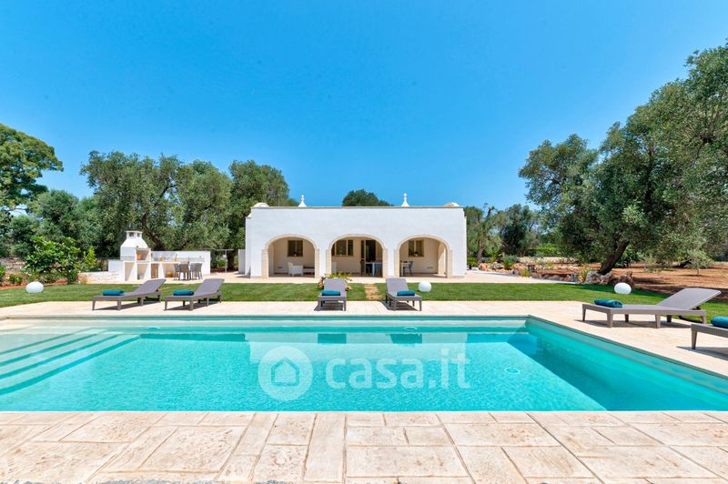 Villa in Vendita in Strada Provinciale 28 a San Michele Salentino ...