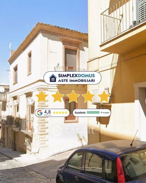 Appartamento in Vendita in Via Vacirca a Niscemi - 280mq - Casa.it