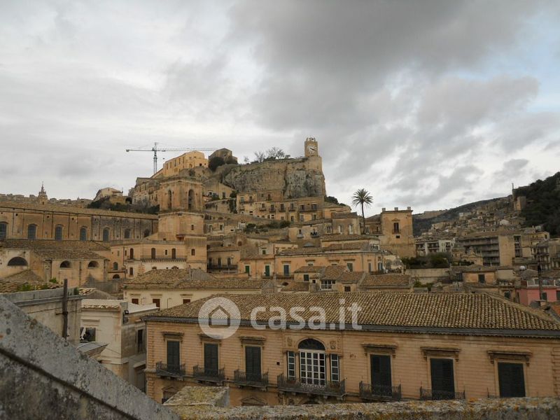 Attico, mansarda in Vendita in zona Modica Bassa a Modica - 221mq - Casa.it