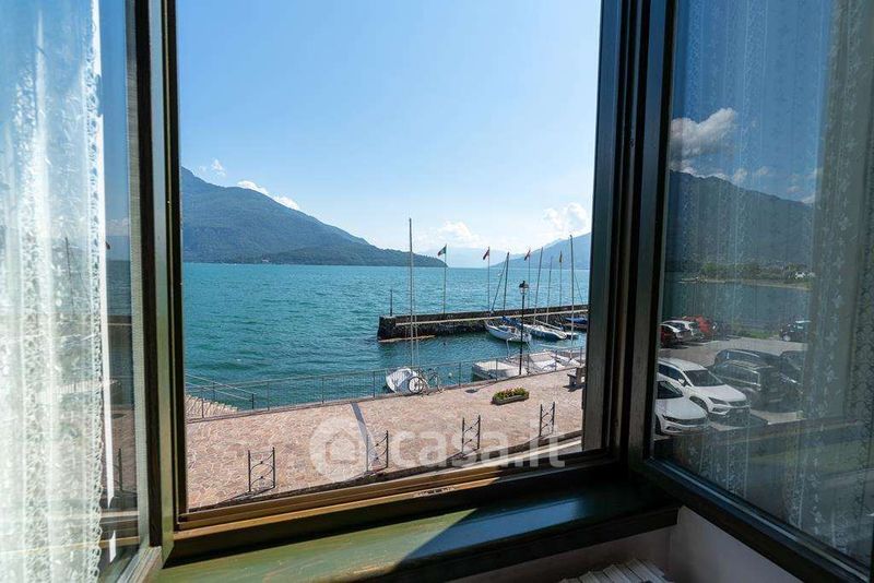 Trilocale in Vendita in Via Regina a Domaso - 105mq - Casa.it