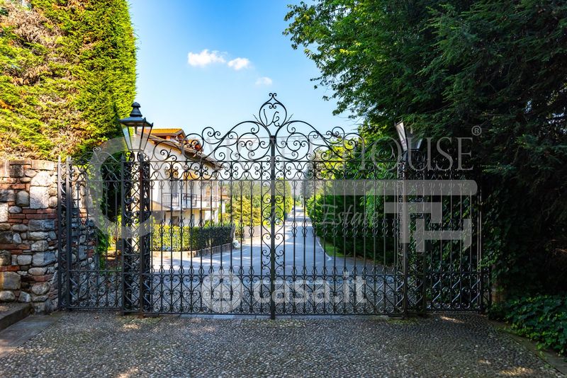 Case in vendita a Villa Guardia - Casa.it
