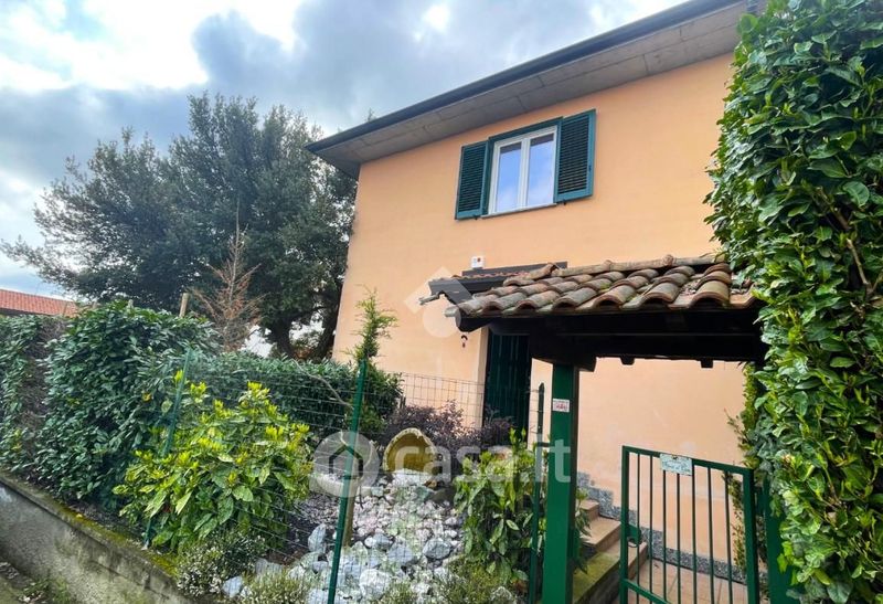 Case bifamiliari, trifamiliari in vendita a Bregnano in zona Centro ...