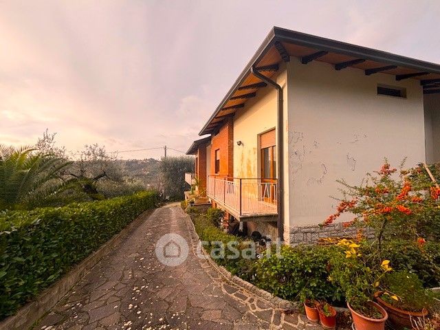 Case indipendenti in vendita nel quartiere Montelaguardia-Ponte Rio di ...