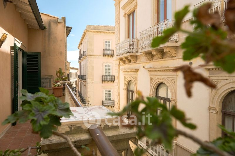 Case con balcone in vendita a Siracusa in zona Ortigia - Casa.it