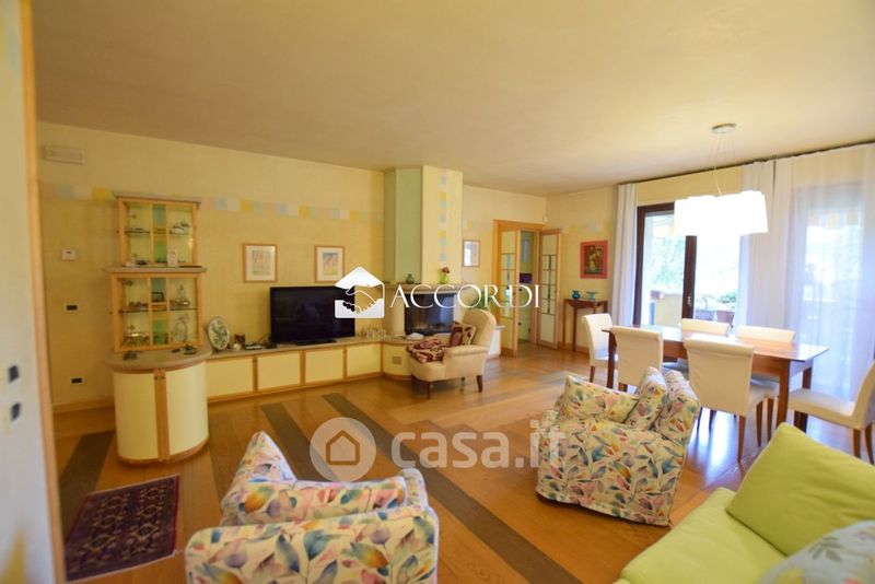 Appartamento in Vendita in zona Centro-Sovilla a Nervesa della ...
