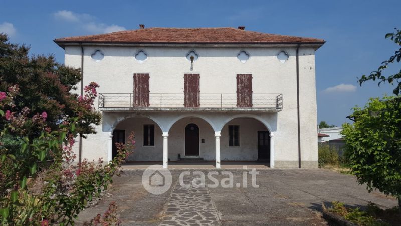 Edifici, stabili e palazzi in vendita a Soncino in zona Gallignano ...