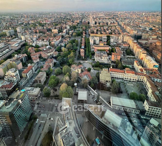 Capannoni in vendita a Milano vicino alla fermata metro Sondrio - Casa.it