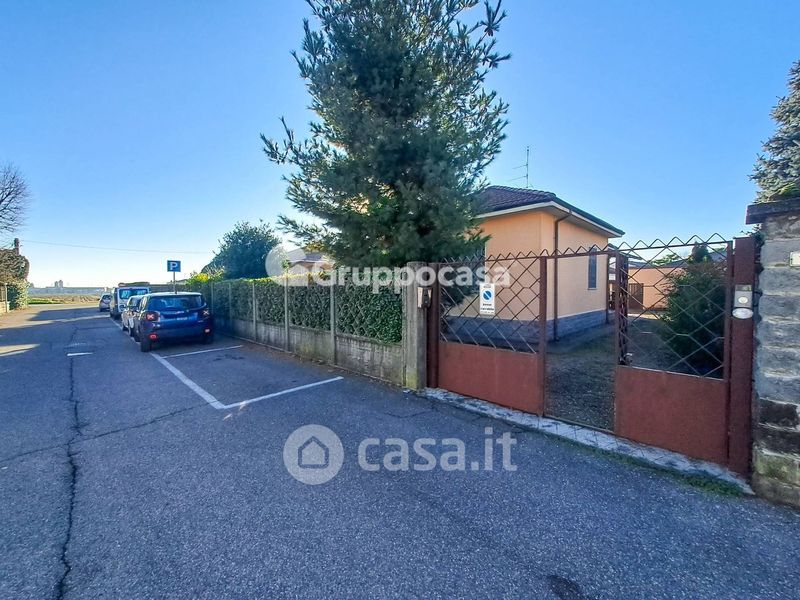 Villa in Vendita in Via Villoresi 14 a Mesero - 100mq - Casa.it