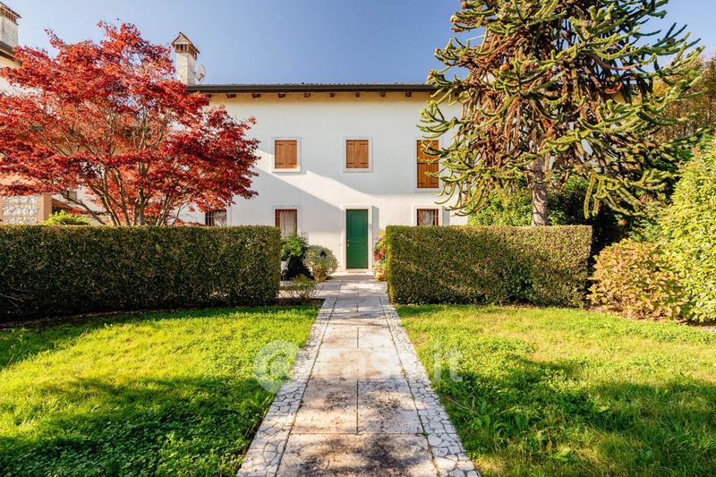 Case con giardino privato in vendita a Vicenza in zona Bertesinella ...