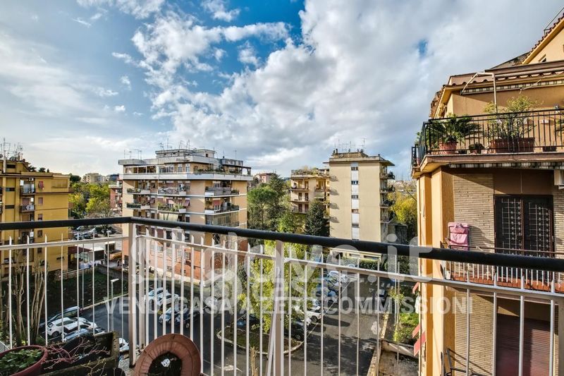 Bilocale in Vendita in Via Michele Stefano de Rossi 34 a Roma - 80mq ...