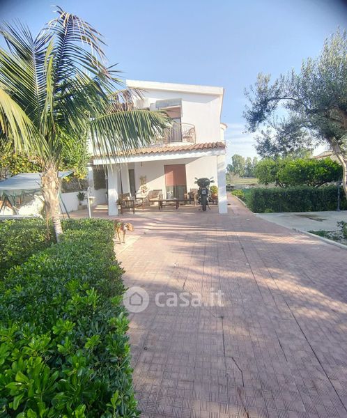 Case in vendita a Siracusa in zona Fanusa-Punta Milocca-Terrauzza - Casa.it