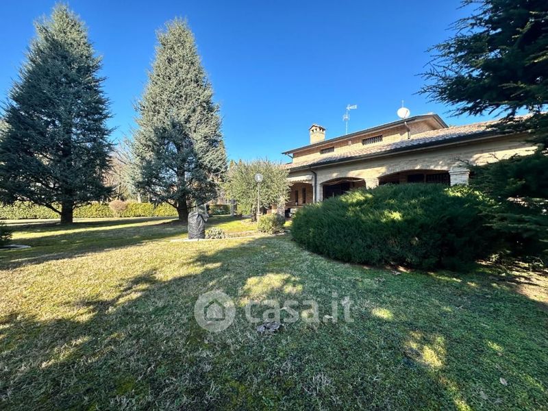 Villa in Vendita in Via Nazario Sauro a Castelnuovo Rangone - 305mq ...
