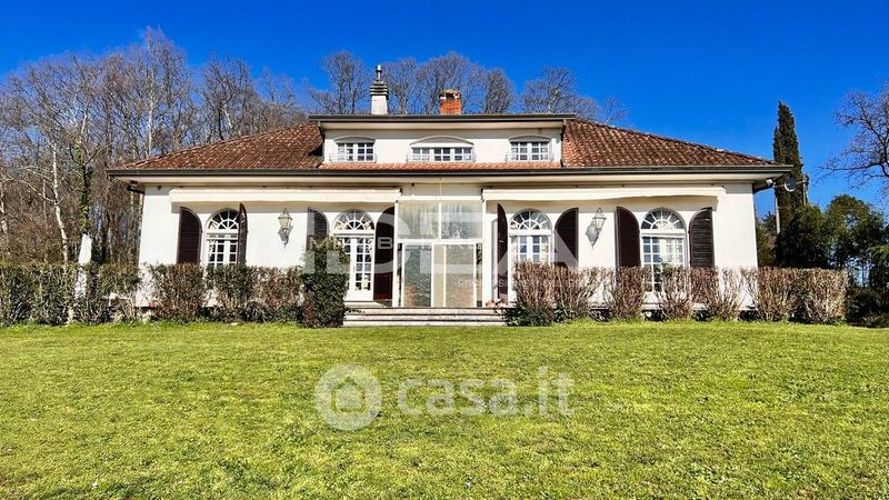 Case con piscina in vendita a Lucca in zona Sant'Alessio, Pieve Santo ...