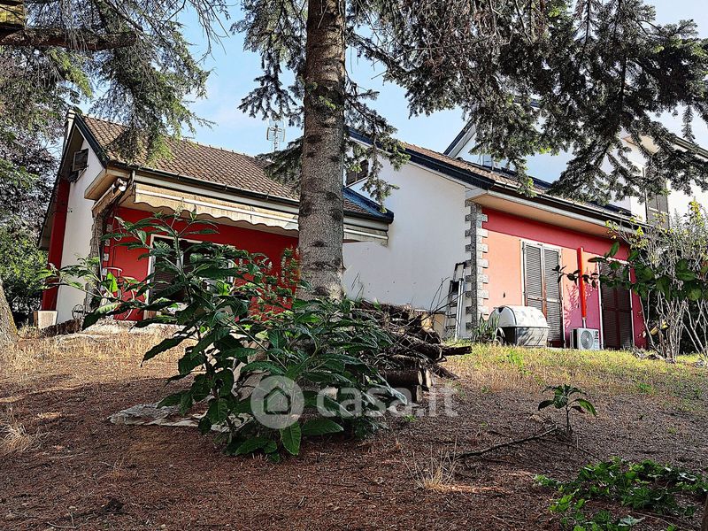 Case con giardino privato in vendita a Landriano in zona Pairana - Casa.it