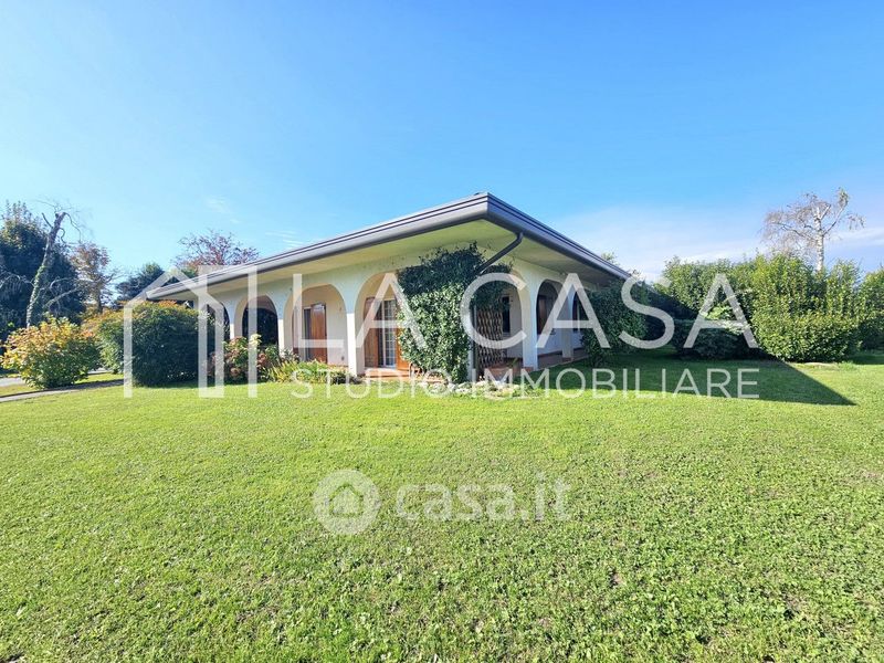 Villa in Vendita in Via Crosera 2 -14 a Valvasone Arzene - 214mq - Casa.it