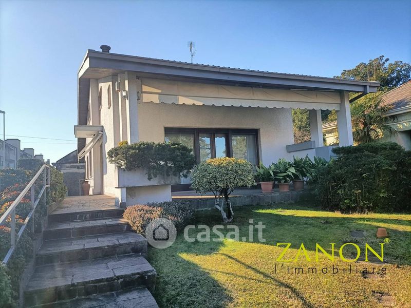 Villa in Vendita in Via Montecucco 27 a Gorizia - 250mq - Casa.it