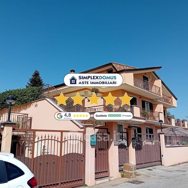 Villa in Vendita in Via Fontana del Lago a Veroli - 212mq - Casa.it