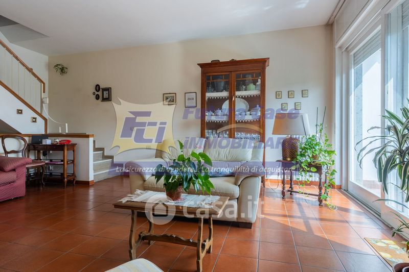 Villetta a schiera in Vendita in Viale Gorgia di Leontini a Roma ...