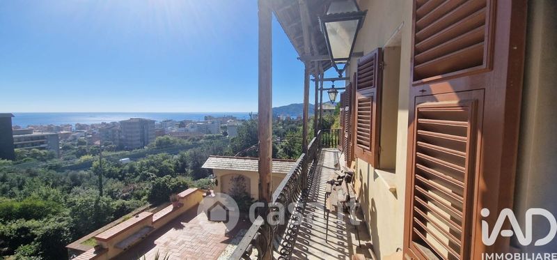 Ville da ristrutturare in vendita a Savona in zona La Rocca, Mongrifone ...