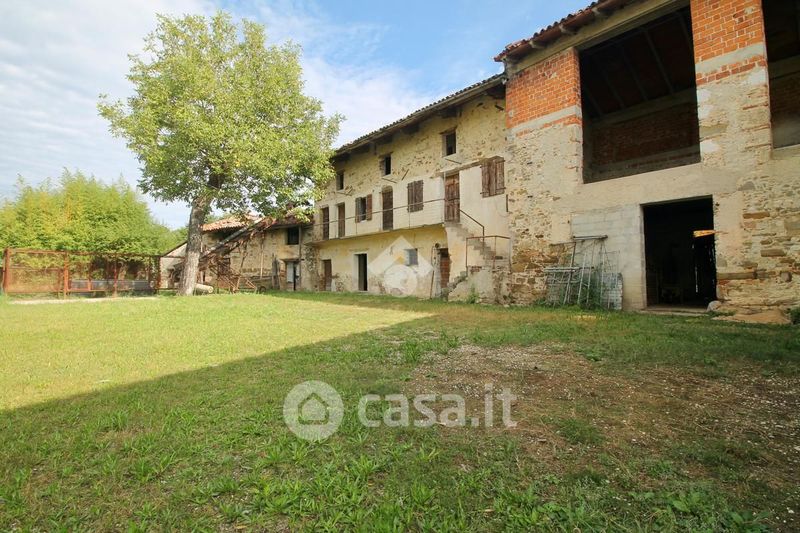 Rustici, casali in vendita a Manzano in zona Centro - Casa.it
