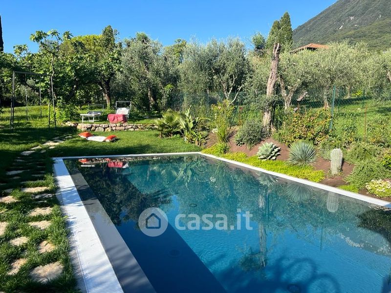 Case in vendita a Toscolano-Maderno in zona Roina - Casa.it