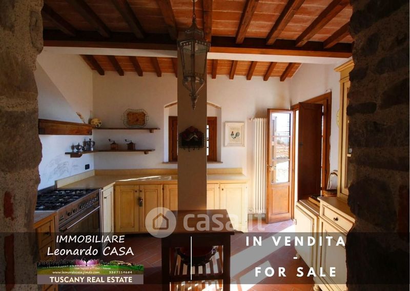 Rustico, casale in Vendita in Via Mario Cermenati a Vinci - 200mq - Casa.it