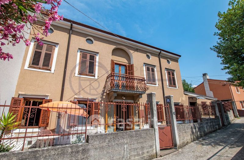 Case con giardino privato in vendita a Trieste in zona San Giovanni ...