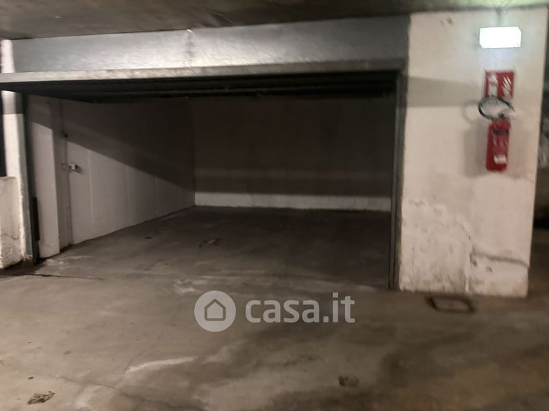 Box/posto auto in Vendita in Largo Silo a Como - 22mq - Casa.it